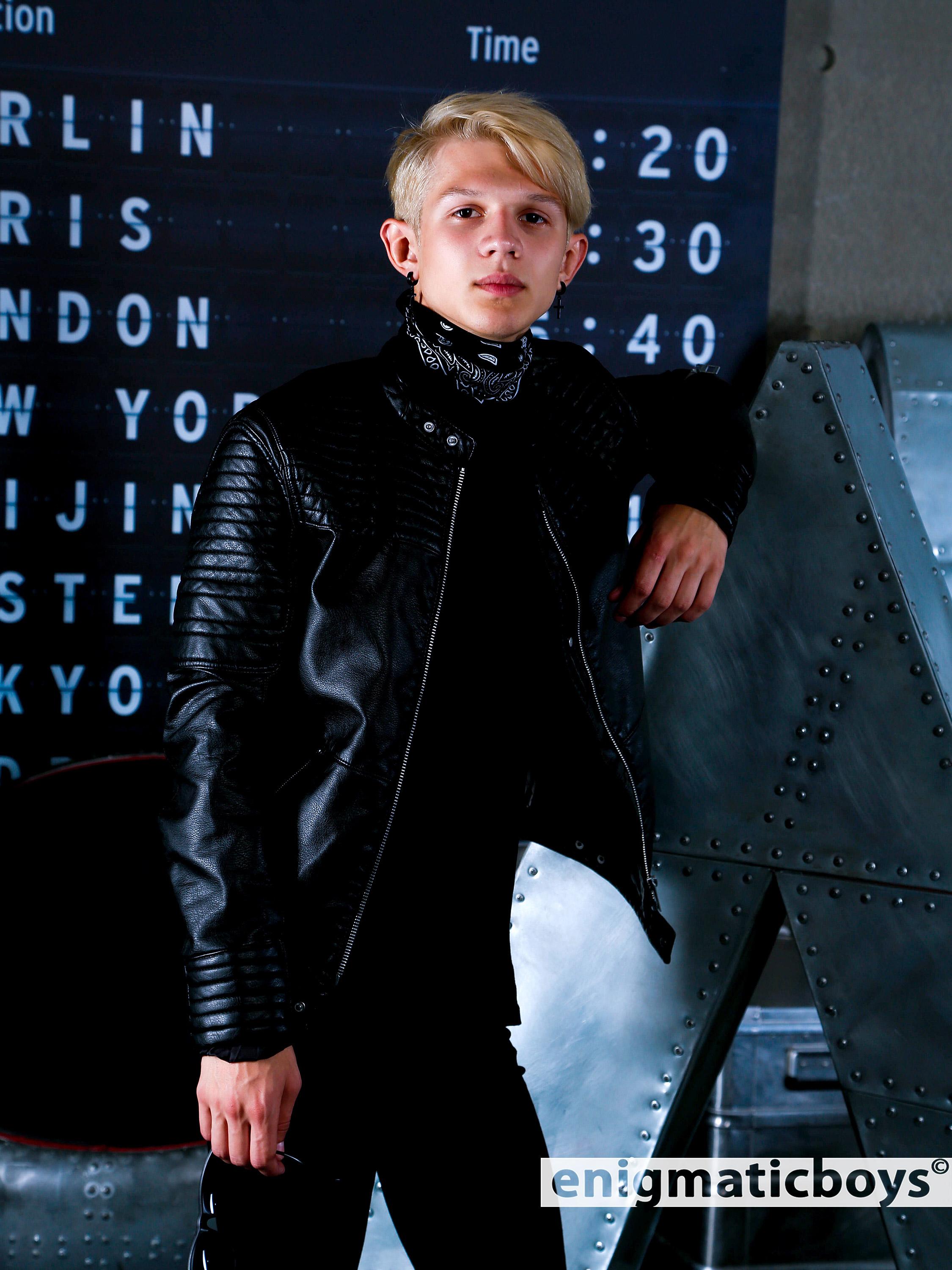 Photo album Jess - Enigmaticboys | Twinkaboo.com