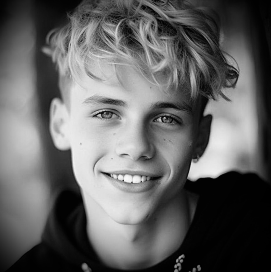 Photo album Cute Boy Portraits In B+W | Twinkaboo.com