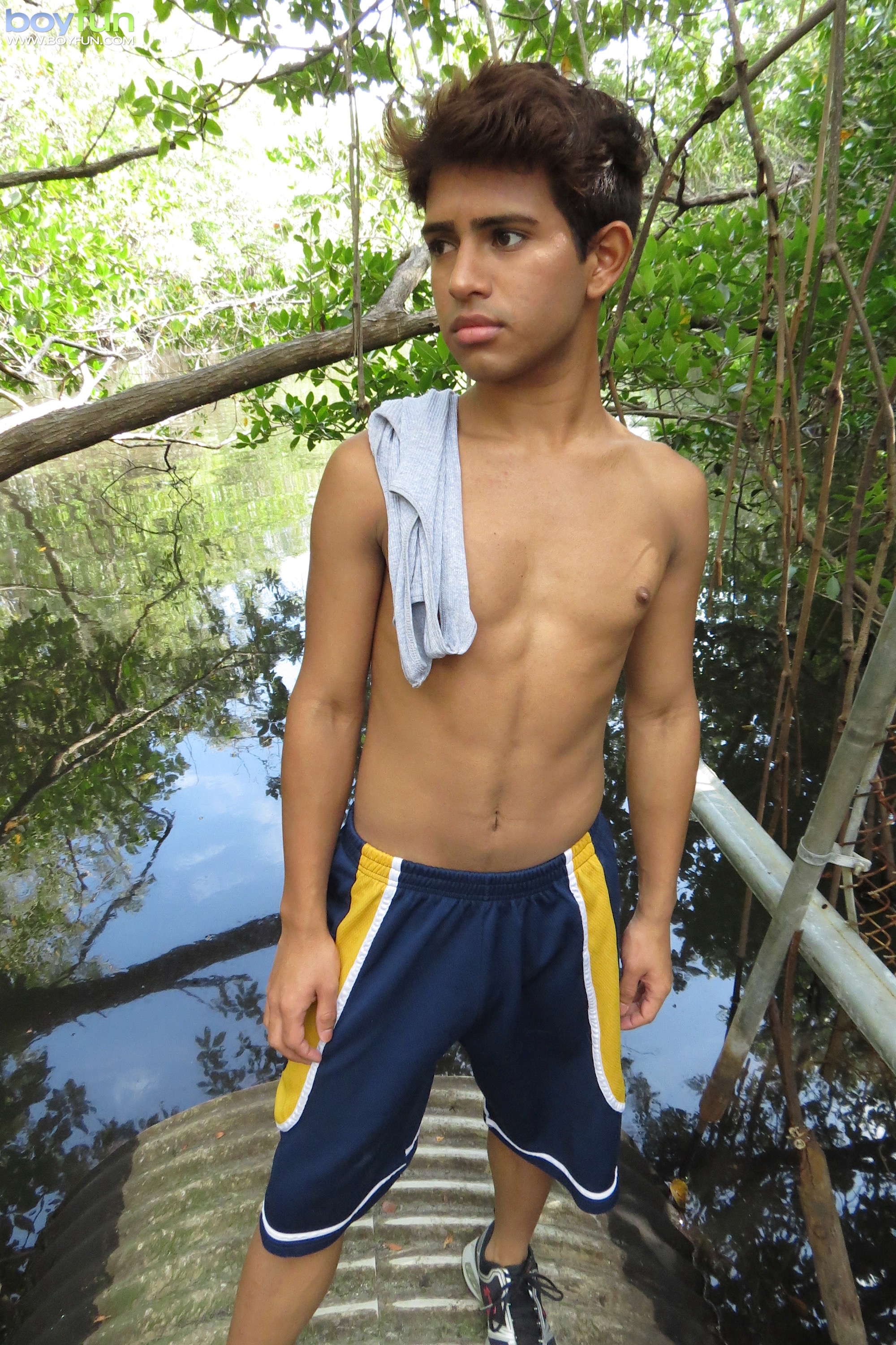 Photo album cute latino boy Alex outdoor jerk off | Twinkaboo.com