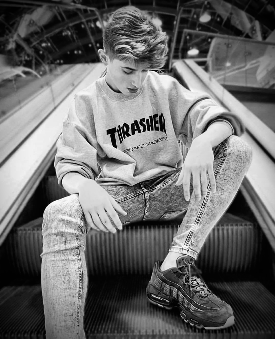 Photo album Hot twinks in B+W | Twinkaboo.com